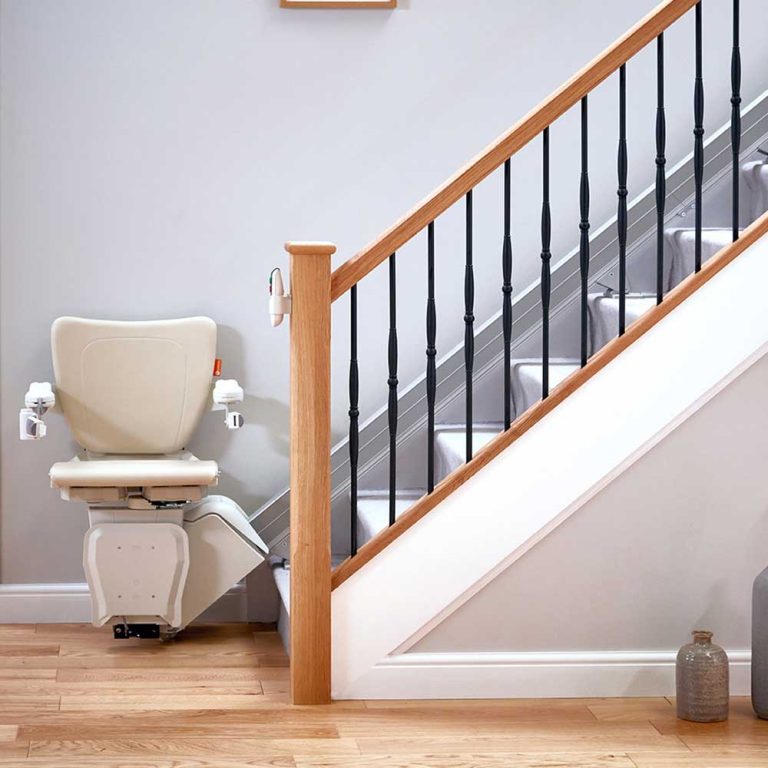Your Guide to Stairlifts: What is a Stairlift Easy Hinge? | Modern Mobility